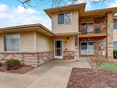 4851 W Maple Leaf Cir Milwaukee WI | Zillow