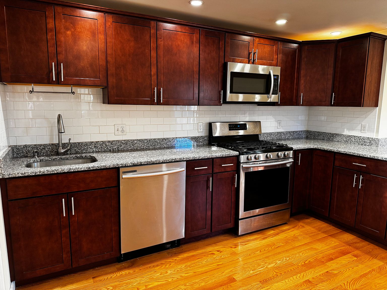 4 Goldsmith Ave #2, Beverly, MA 01915 | Zillow