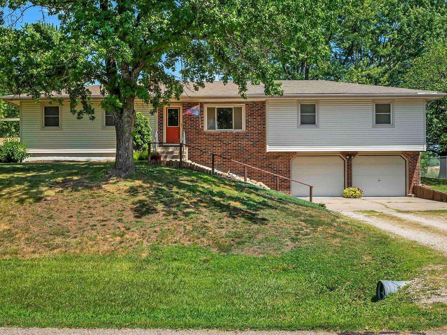 5136 NW Kendall Dr, Topeka, KS 66618 | Zillow