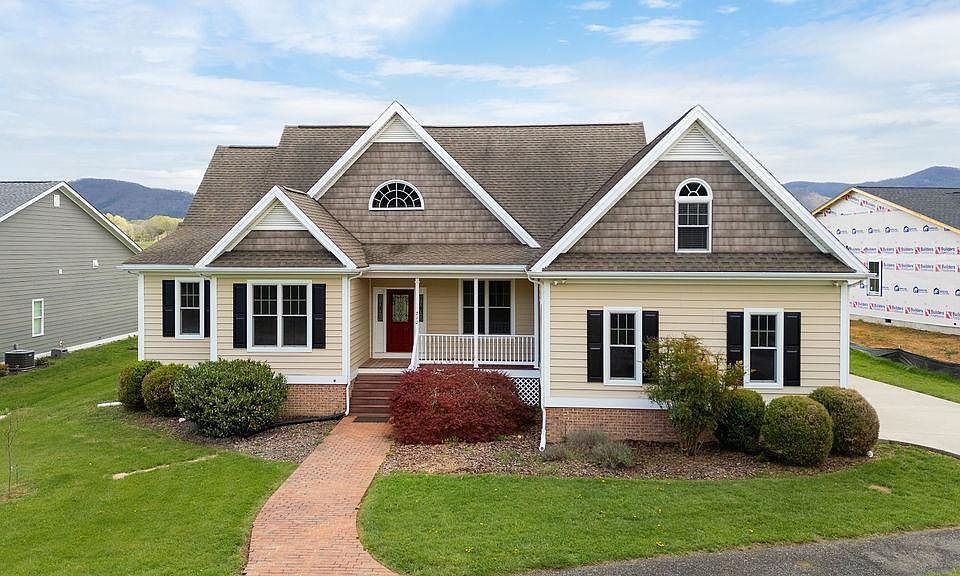 210 Vista Links Dr, Buena Vista, VA 24416 | Zillow