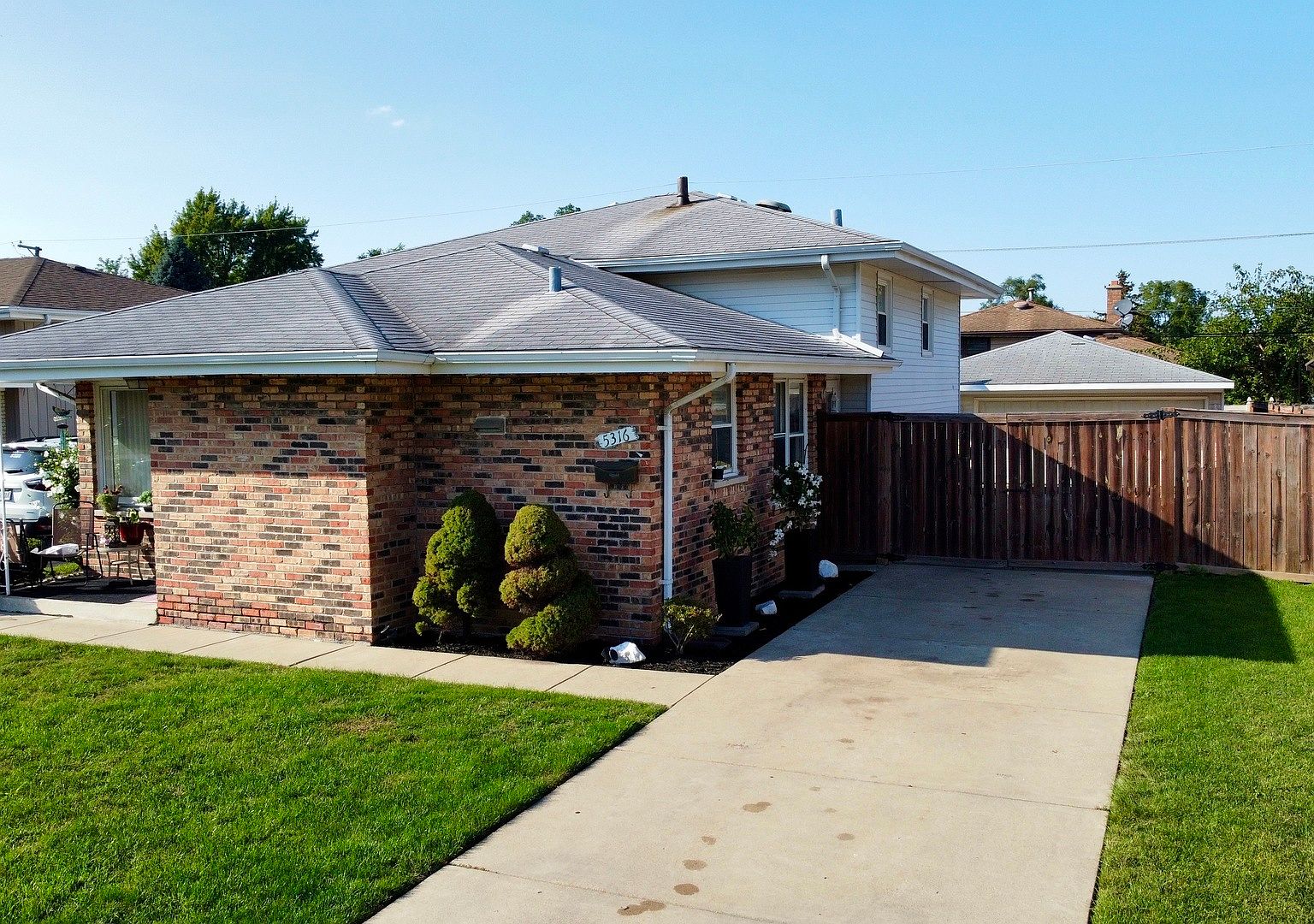 5316 137th Pl, Crestwood, IL 60418 | MLS #11888042 | Zillow