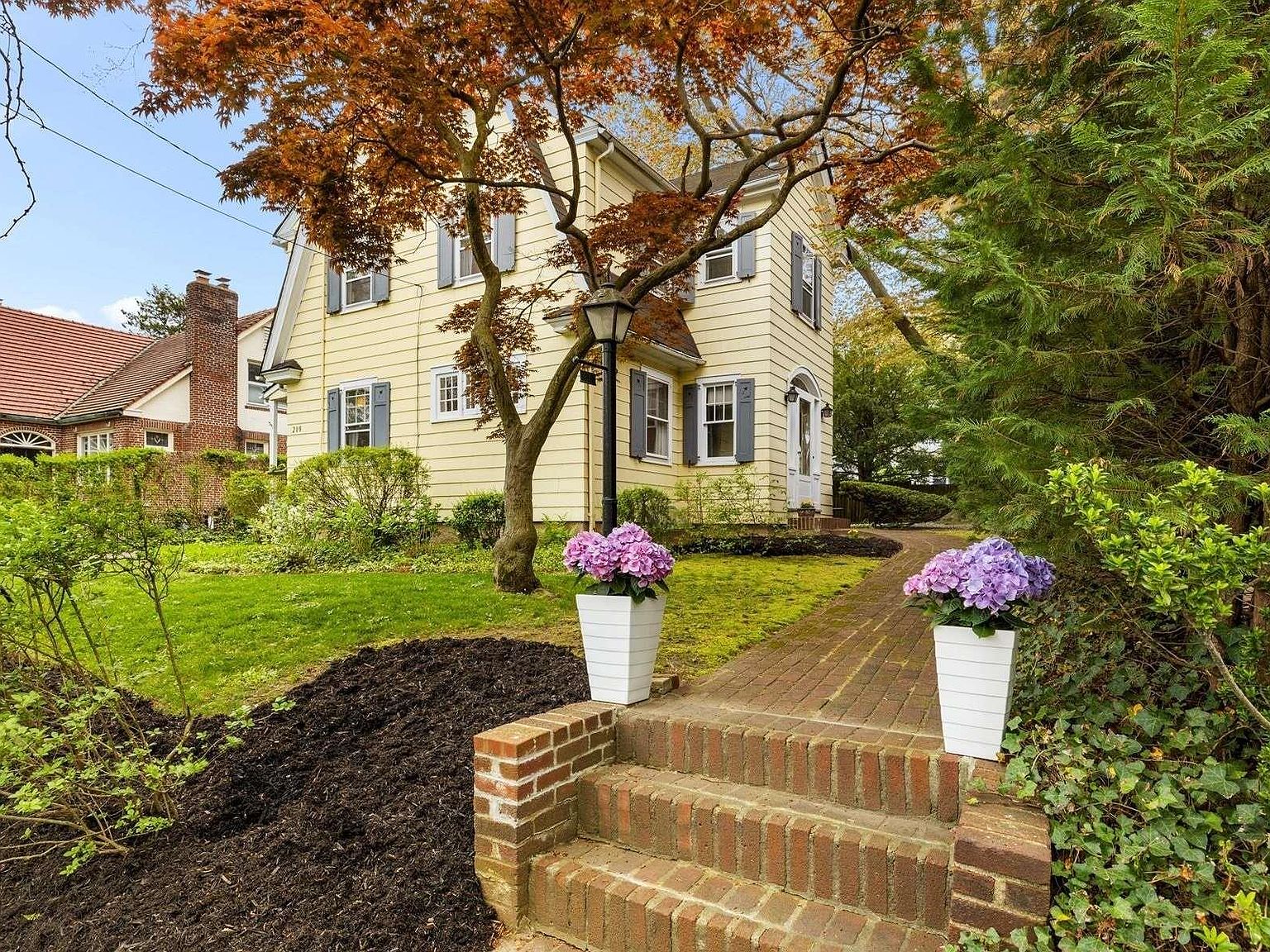 208 Manor Road, Flushing, NY 11363 | Zillow