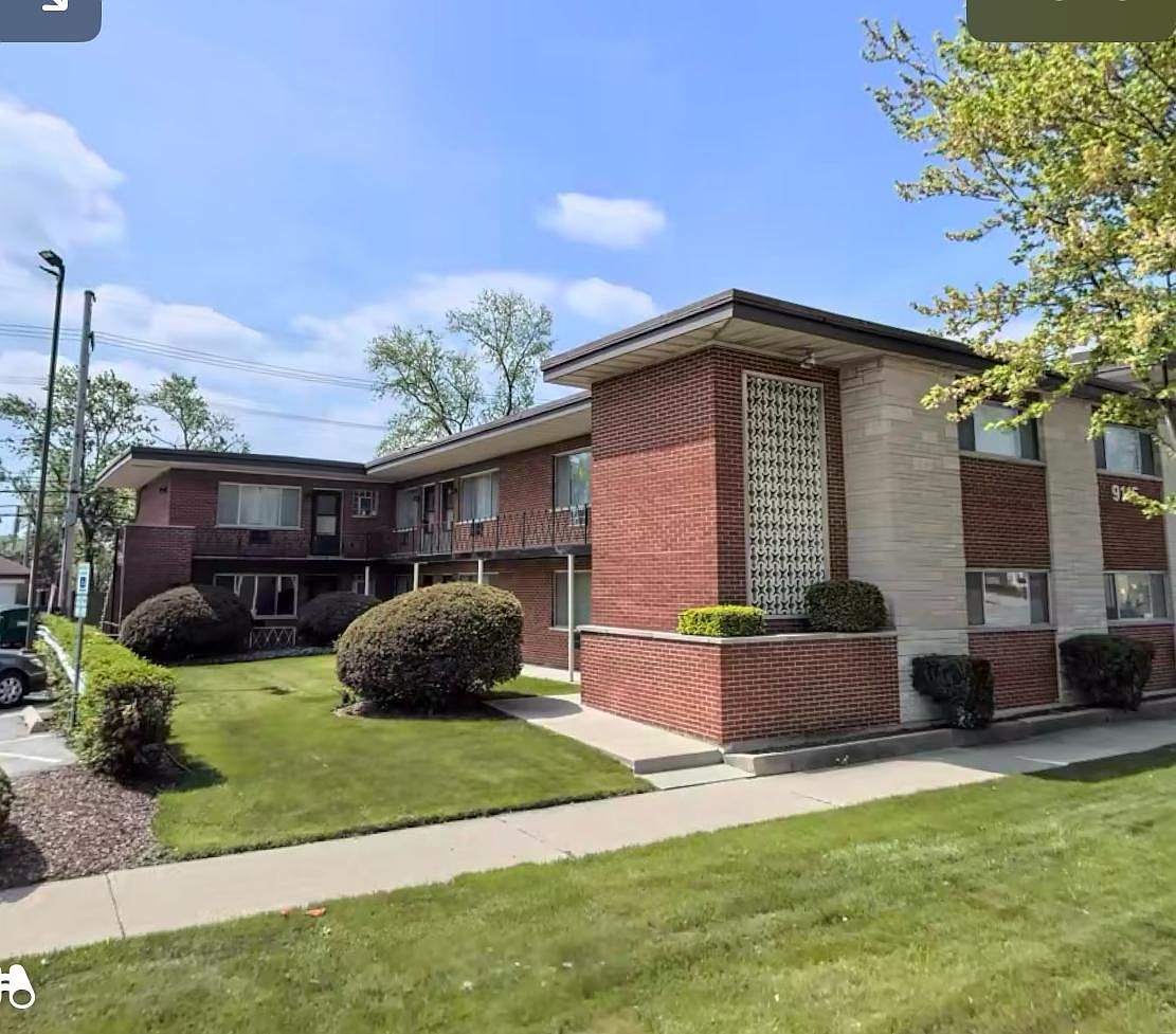 9115 W Cermak Rd APT 4, Riverside, IL 60546 | Zillow