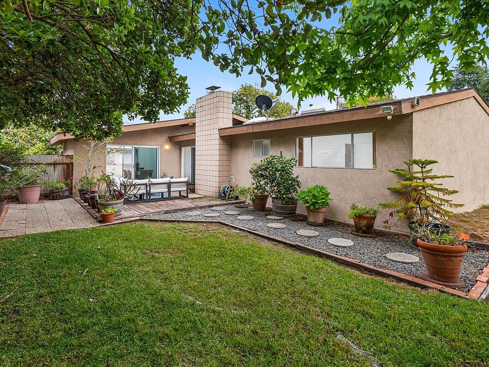 916 Crest Dr, Encinitas, CA 92024 | Zillow