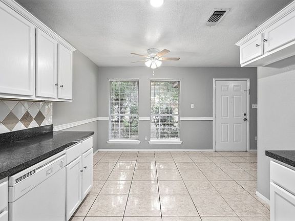 1212 Lincoln Ave, Fort Worth, TX 76164 | MLS #20437350 | Zillow