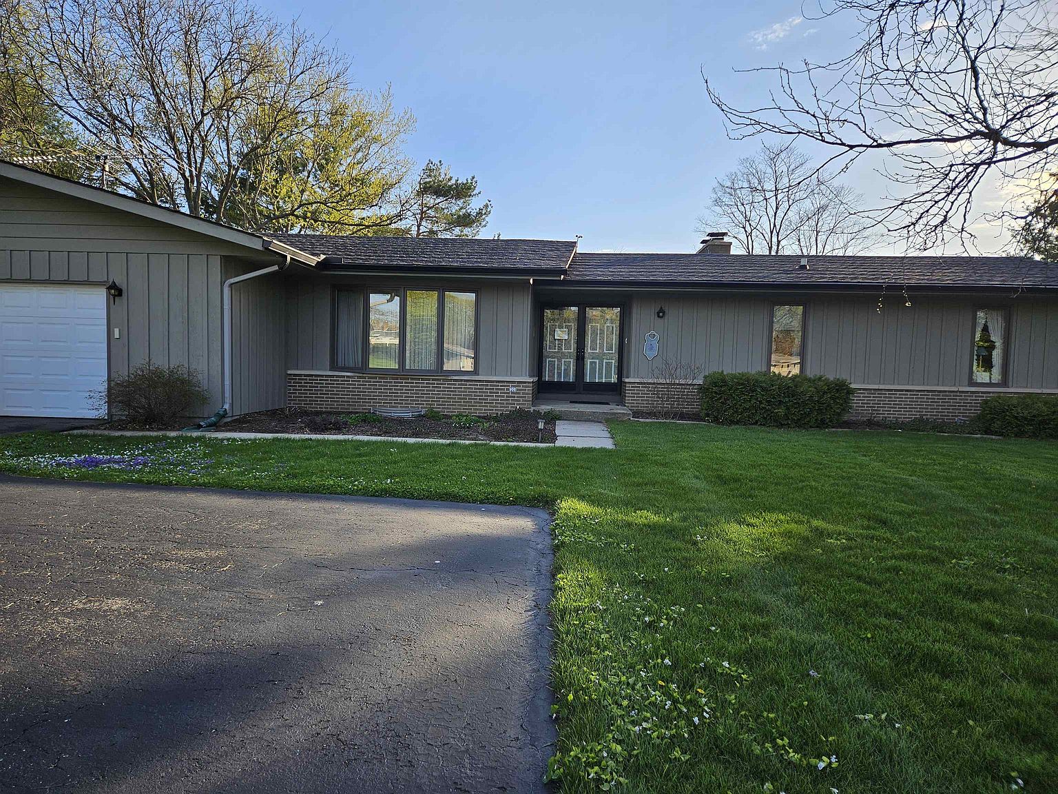 6957 Michelle Dr, Roscoe, IL 61073 | Zillow