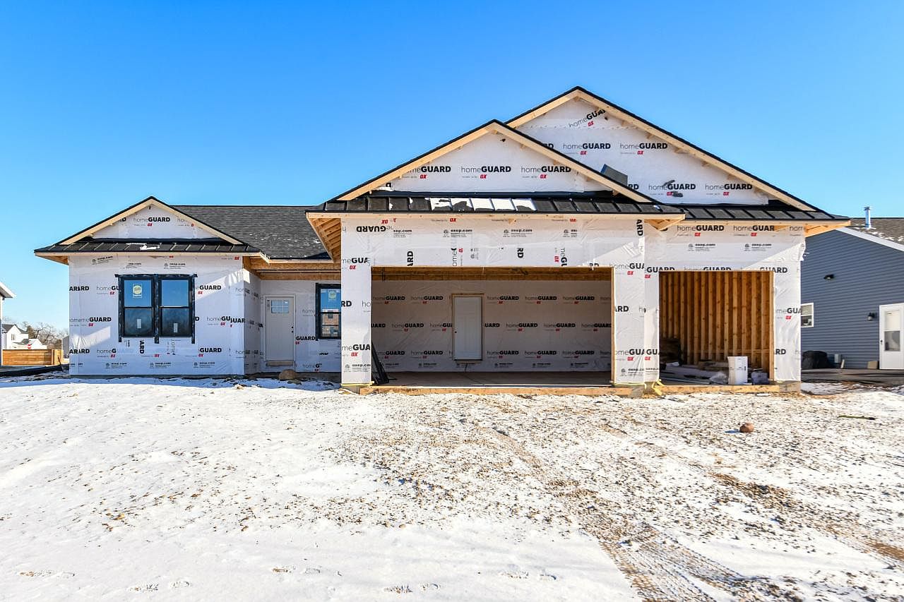 215 North Autumn DRIVE UNIT Lt49, Delavan, WI 53115 | MLS #1892057 | Zillow