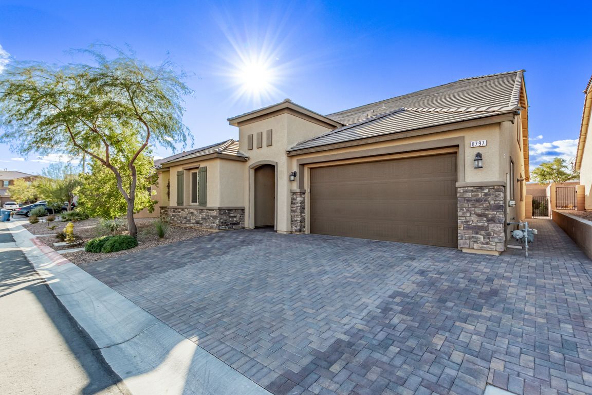 8797 Pinley Spring St, Las Vegas, NV 89113 | MLS #2650685 | Zillow