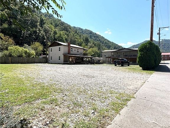 521 Main St, Man, WV 25635 | MLS #266861 | Zillow