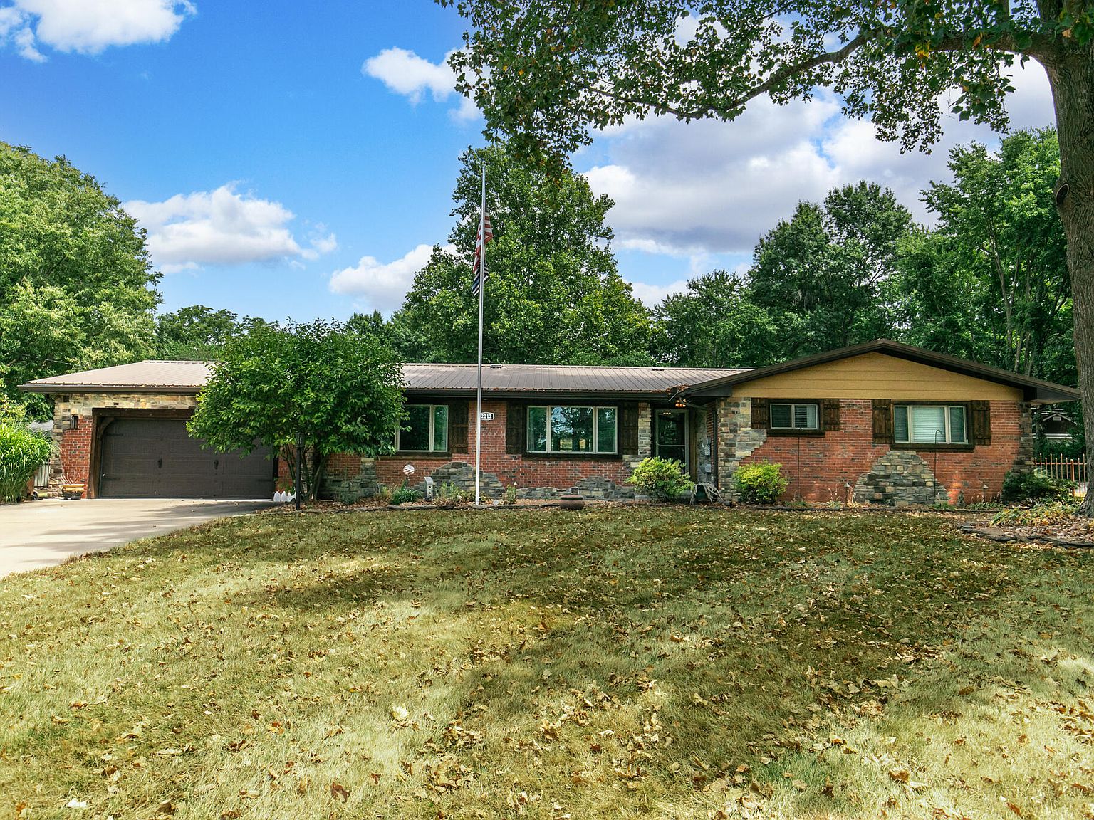 2212 S Cedarbrook Avenue, Springfield, MO 65804 | Zillow
