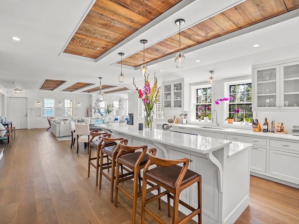 59 Washington St, Nantucket, MA 02554 | Zillow