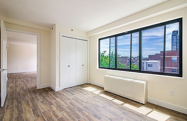 11-59 Welling Ct #2A, Astoria, NY 11102 | Zillow