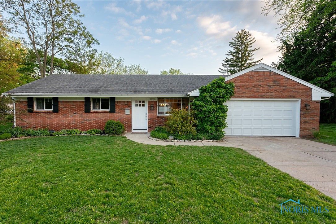 1009 Michigan Ave, Waterville, OH 43566 | Zillow