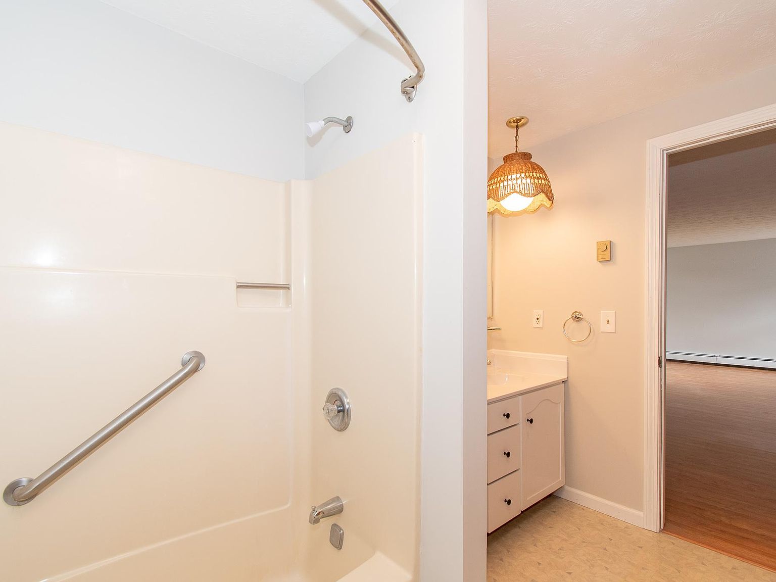 34 N Maple St, Enfield, CT 06082 | Zillow