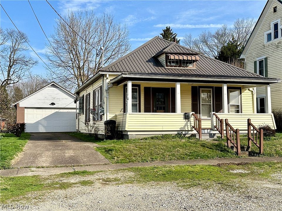 415 Central Ave, Williamstown, WV 26187 | Zillow
