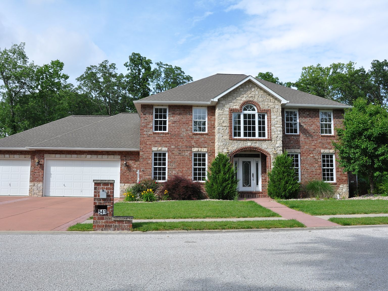 541 Shady Ln, Lebanon, IL 62254 | Zillow