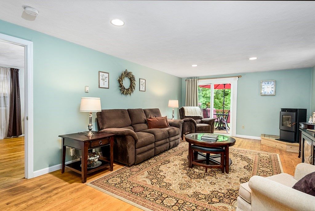 66-68 Main St #1, Byfield, MA 01922 | Zillow