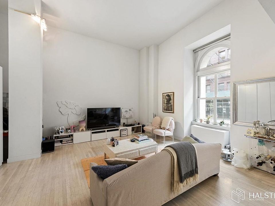 240 Centre St #2P, New York, NY 10013 | Zillow