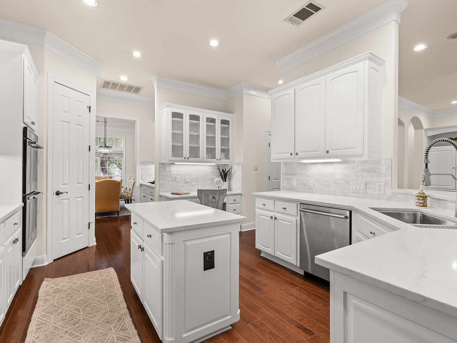 1720 Acacia Bud Dr, Austin, TX 78733 | Zillow