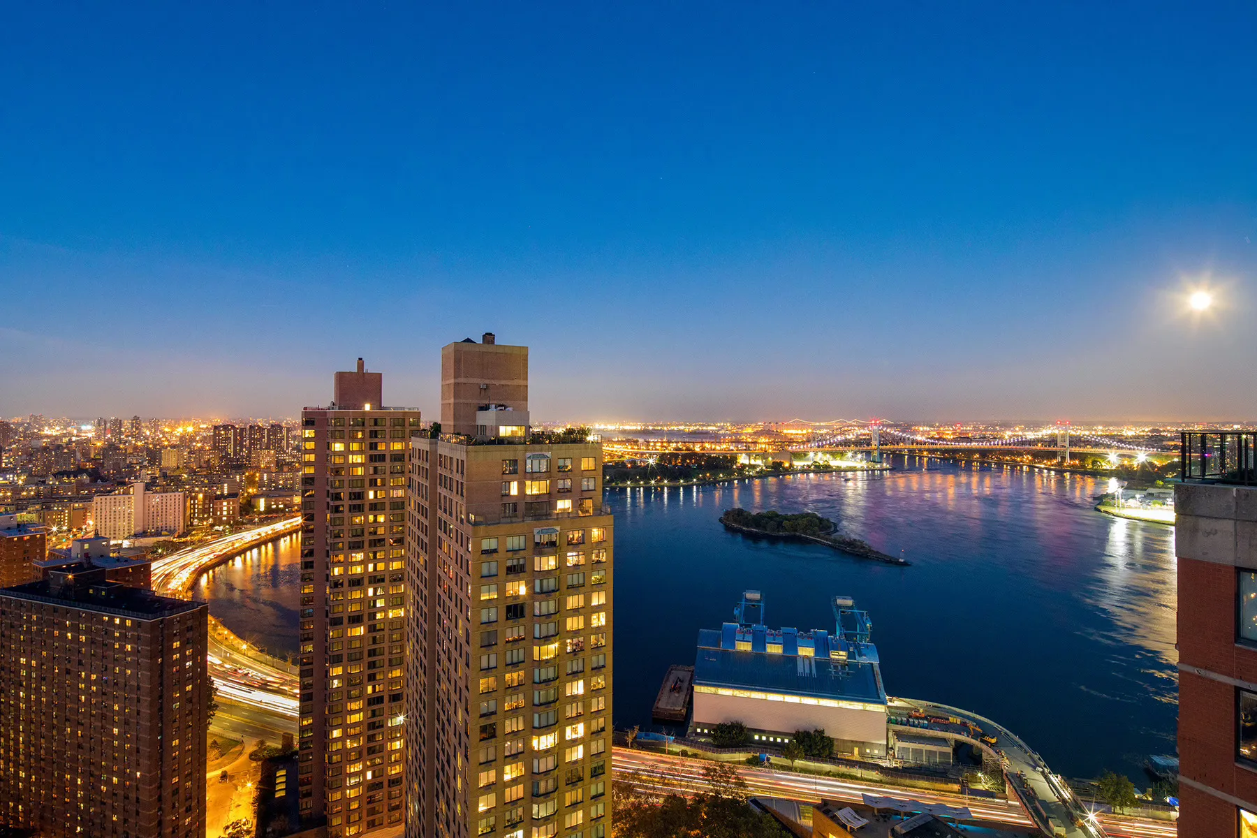 The Serrano at 1735 York Avenue in Yorkville : Sales, Rentals ...