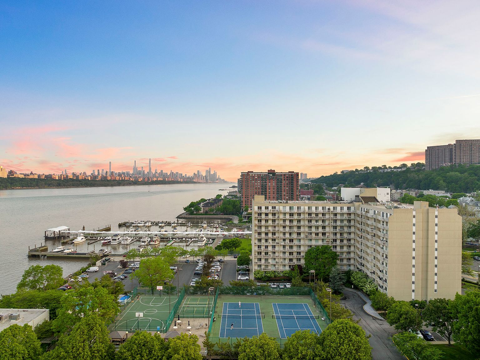 1077 River Rd APT 805, Edgewater, NJ 07020 | Zillow