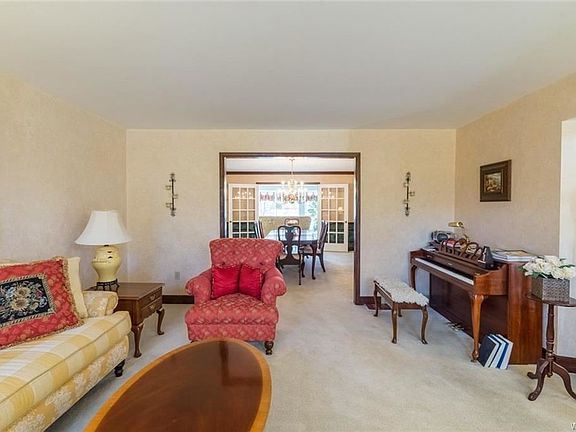 22 Lakeridge Dr, Orchard Park, NY 14127 | Zillow