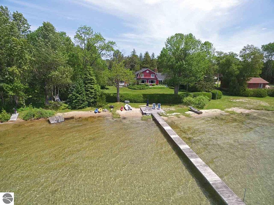 13863 N Northport Point Rd, Northport, MI 49670 | Zillow