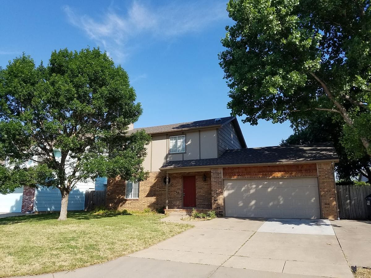 2707 S Yellowstone St, Wichita, KS 67215 | Zillow