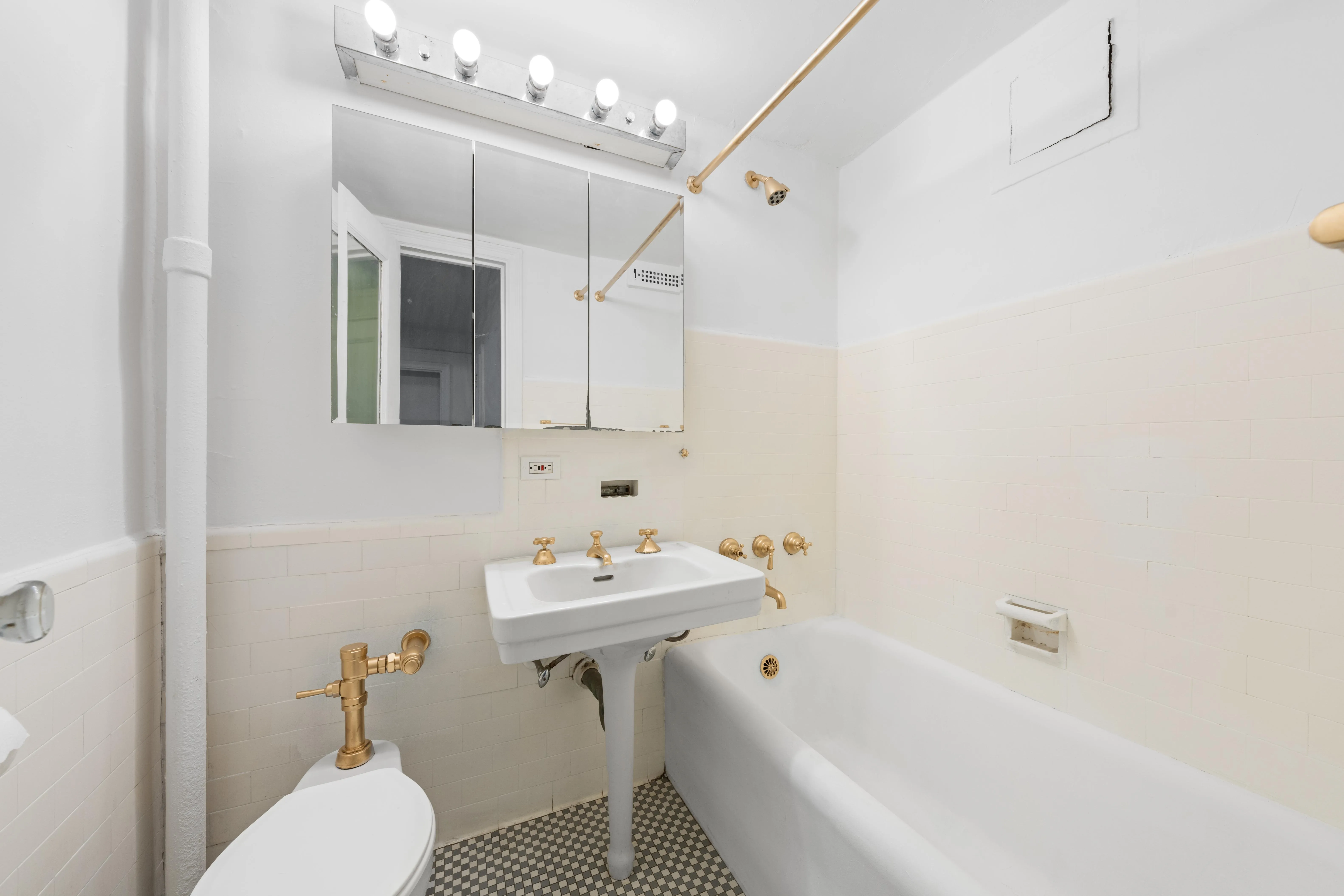 25 Tudor City Place #1810 in Murray Hill, Manhattan | StreetEasy
