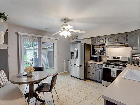 819 Evert St, Pewaukee, WI 53072 | MLS #1832685 | Zillow