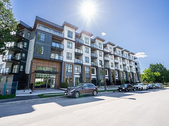 13968 Laurel Dr #628, Surrey, BC V3T 1A9 | MLS #R2907107 | Zillow