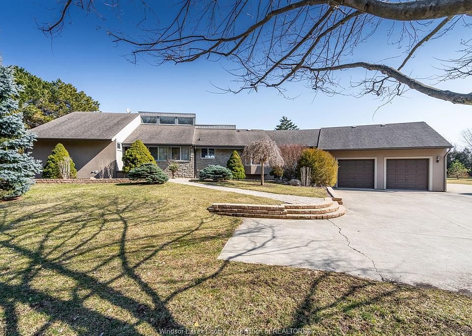 1369 Front Rd N, Amherstburg, ON N9V 3R3 | MLS #23013015 | Zillow