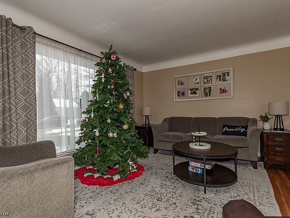 1746 Mayfair Blvd, Mayfield Heights, OH 44124 | MLS #5007396 | Zillow