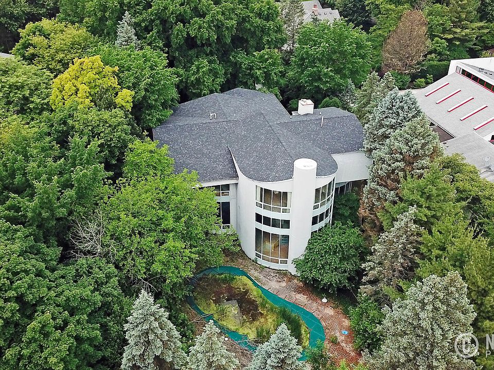 2110 Pfingsten Rd, Northbrook, IL 60062 | Zillow