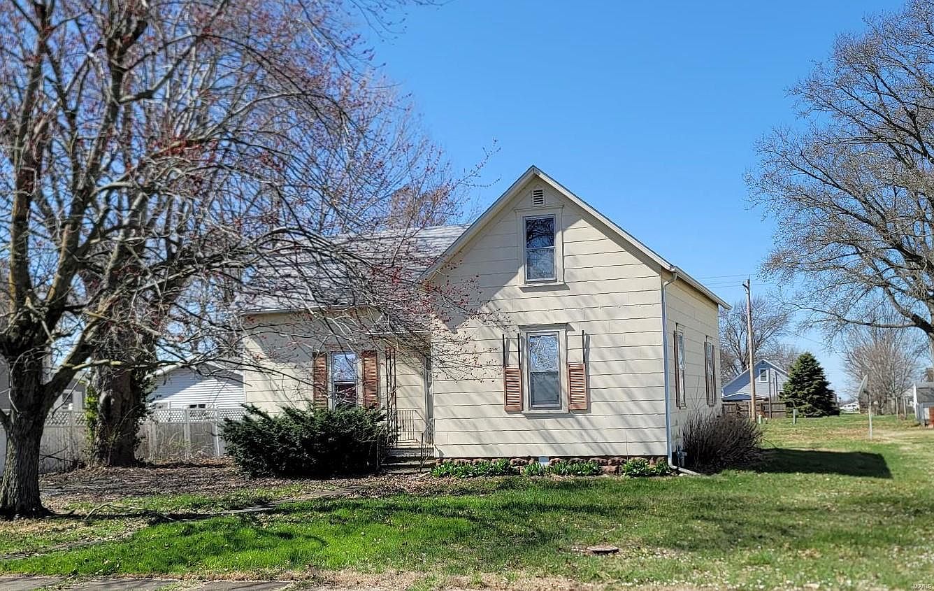 165 N Center St, Hoyleton, IL 62803 | Zillow