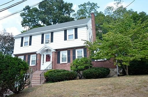 135 Traincroft NW, Medford, MA 02155 | Zillow