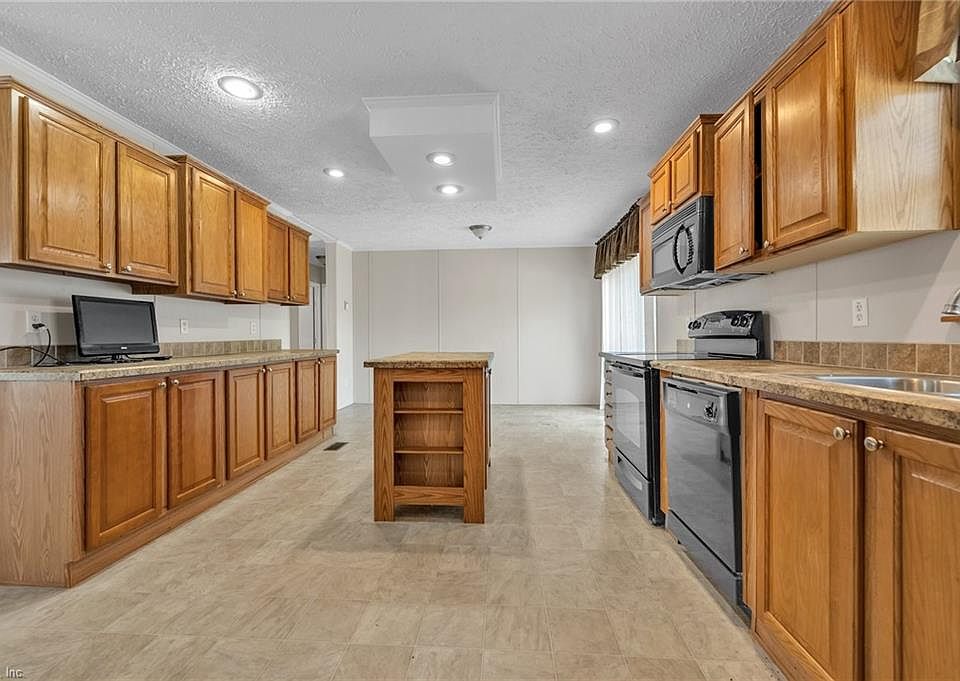 4072 Fort Huger Dr, Smithfield, VA 23430 | Zillow