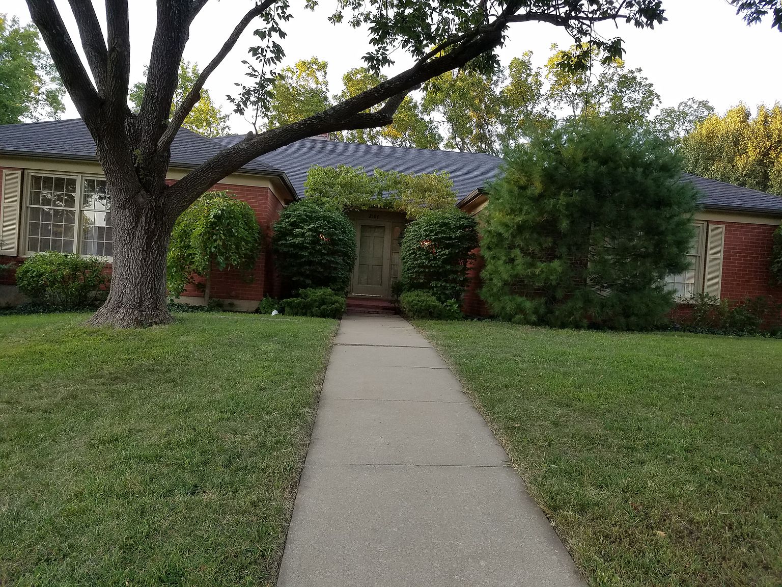 2104 SW Brooklyn Ave, Topeka, KS 66611 | Zillow
