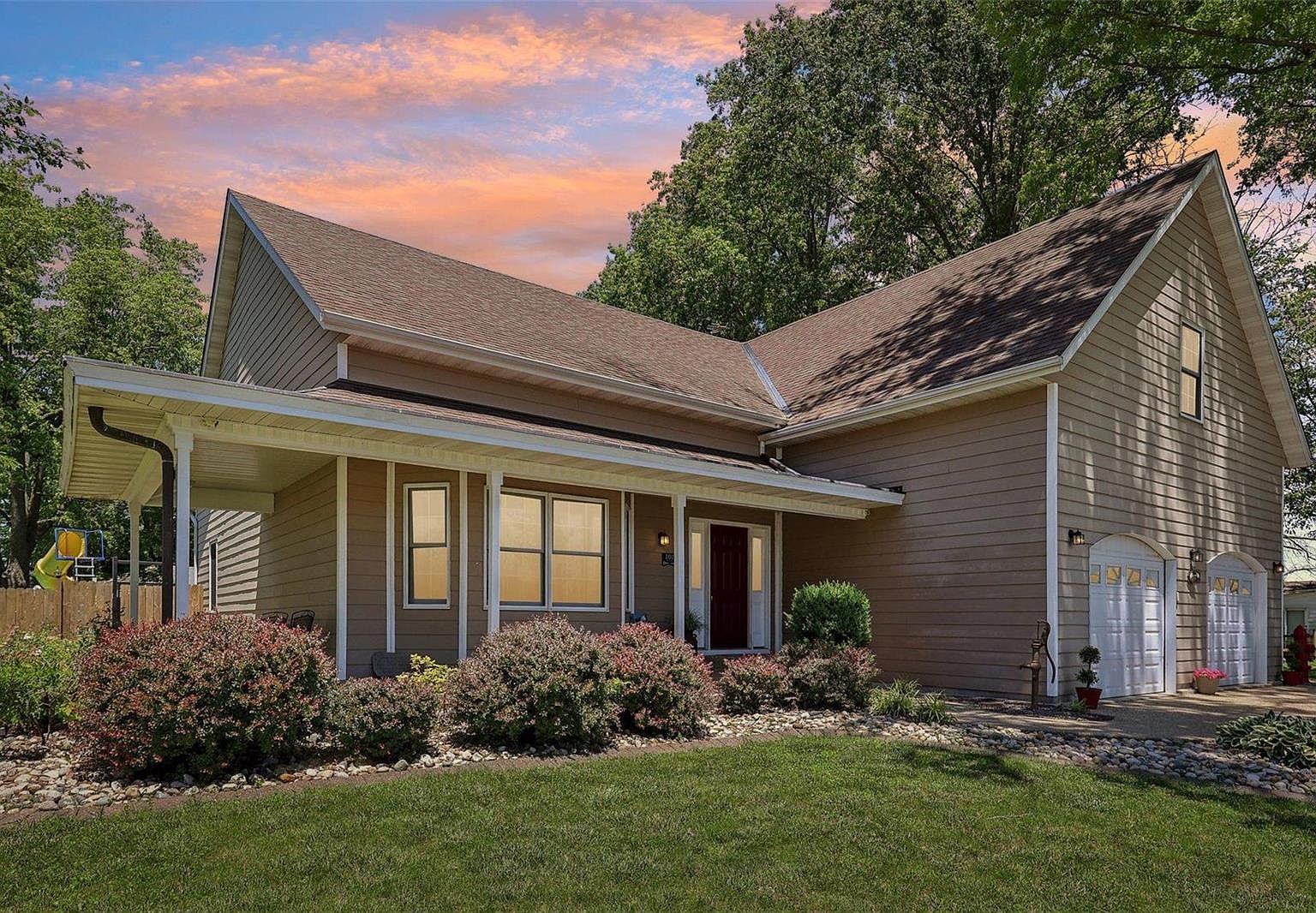 101 E Oak St, Aviston, IL 62216 | Zillow