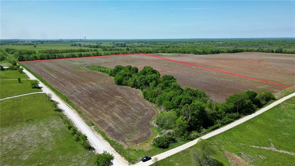 39400 State Line Rd, Lacygne, KS 66040 | MLS #2433633 | Zillow