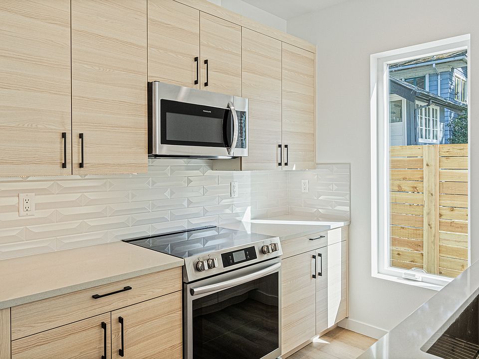 4533 5th Ave NE, Seattle, WA 98105 | Zillow