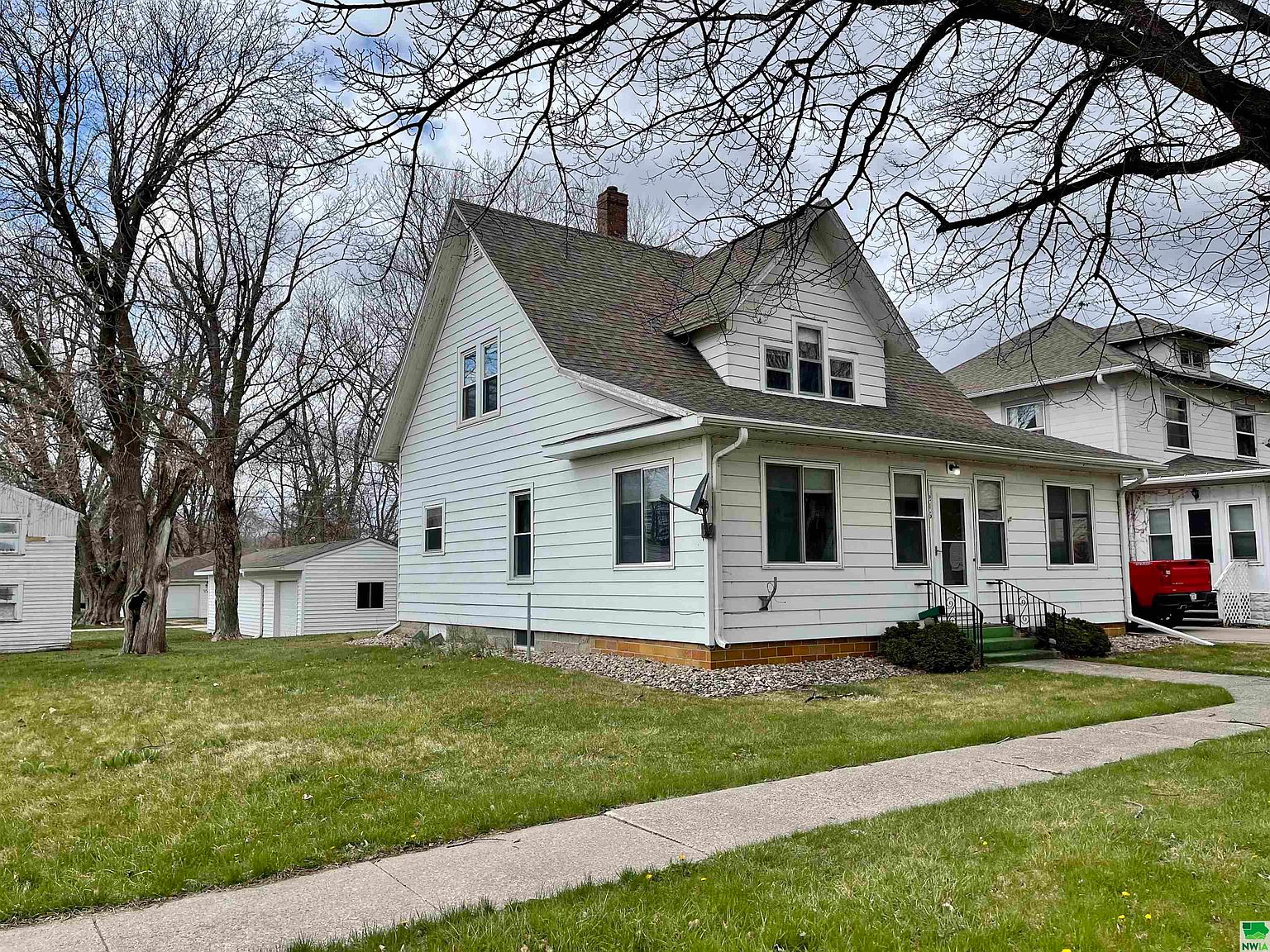 216 N Main St, Early, IA 50535 | Zillow