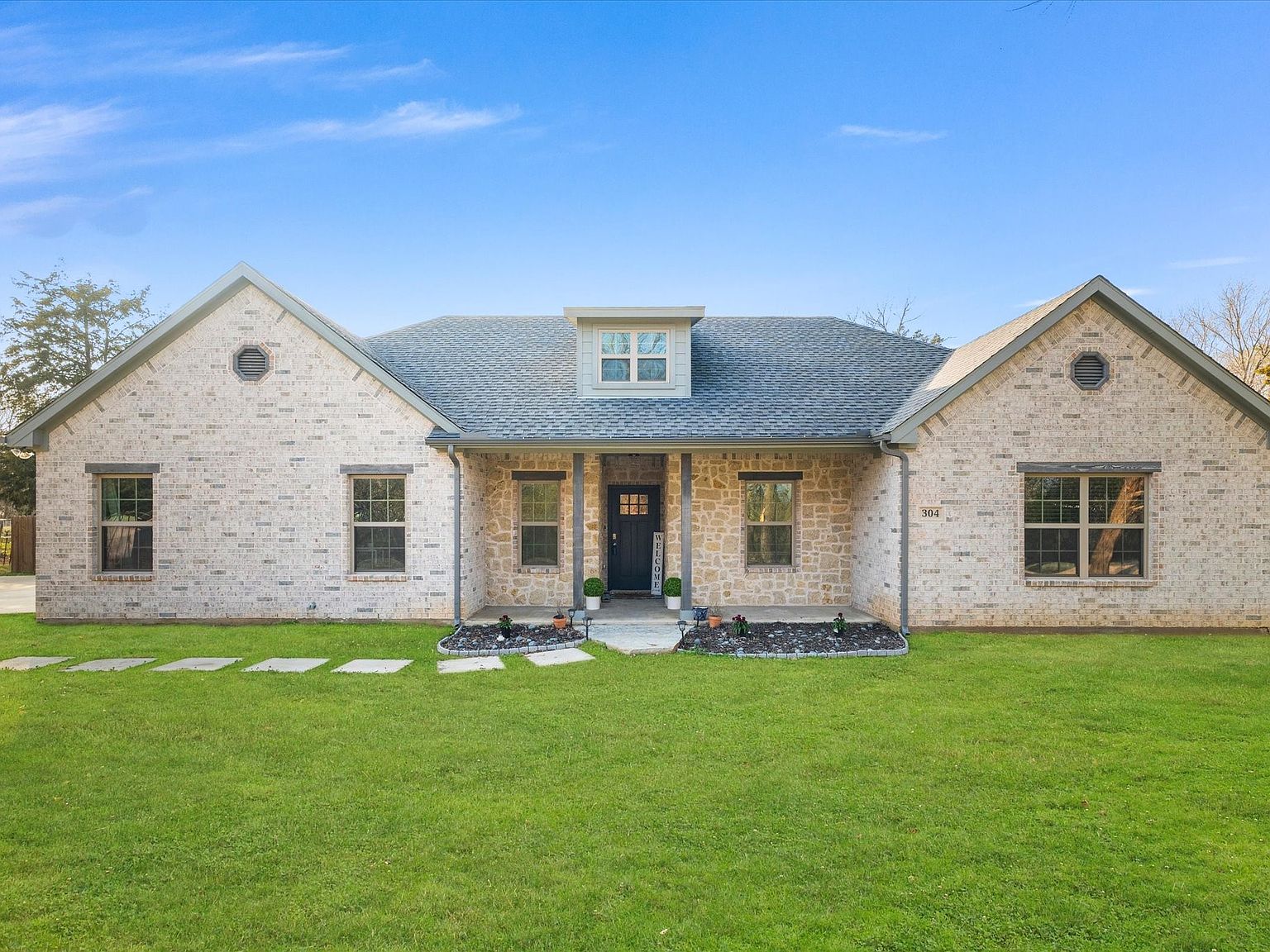 304 Bradley St, Tioga, TX 76271 | MLS #20835975 | Zillow