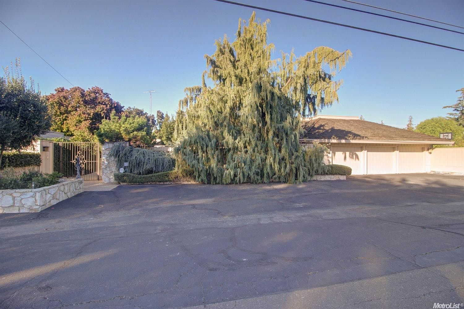 1101 Country Club Dr, Modesto, CA 95356 | Zillow