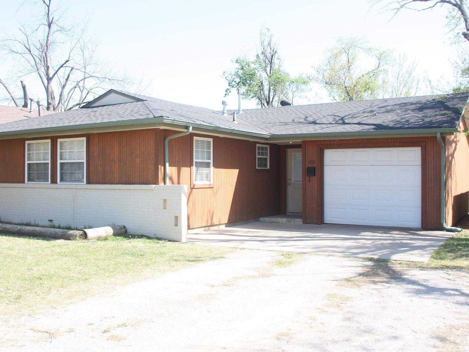 208 W Wayne St, Edmond, OK 73003 | Zillow