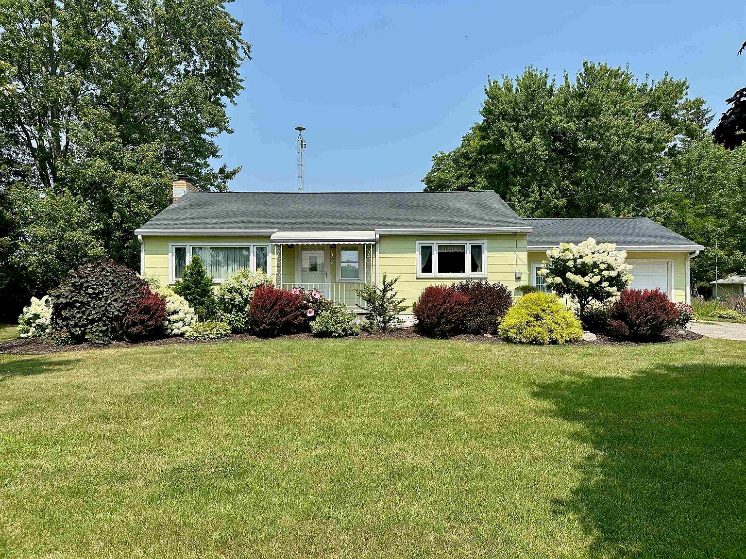 12490 W Brady Rd, Chesaning, MI 48616 | Zillow