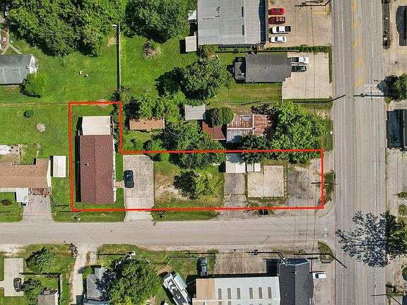 204 N Main St, Highlands, TX 77562 | MLS #12305688 | Zillow