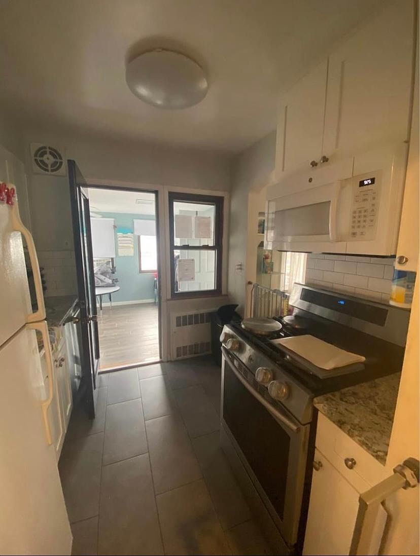 131 Poppy Ave, Franklin Square, NY 11010 | Zillow