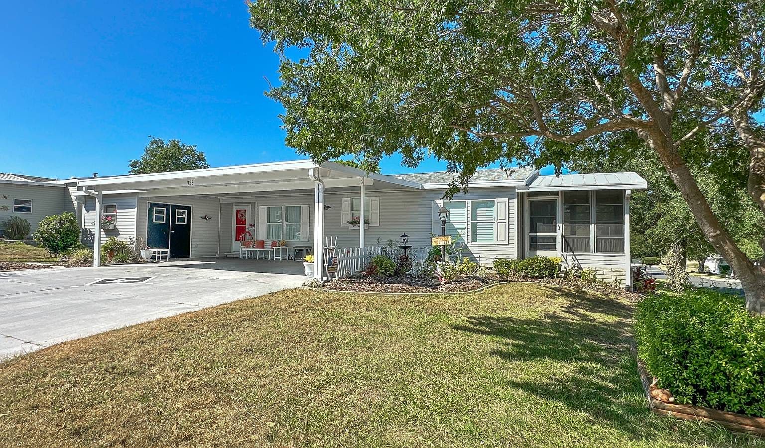 736 Sutton St, Lady Lake, FL 32159 | MLS #11275025 | Zillow