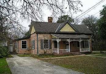 309 Bois D Arc St, Lockhart, TX 78644 | Zillow